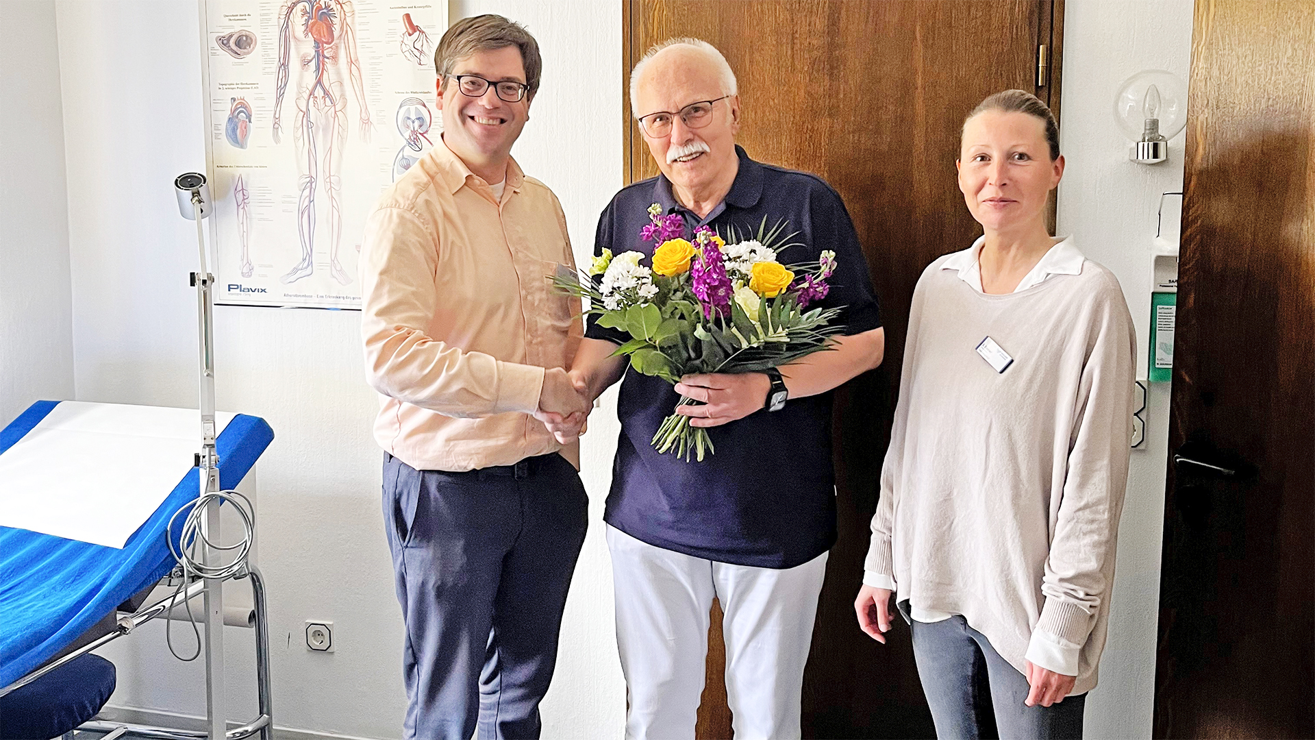 HESCURO MVZ Bad Brückenau: Dr. Reinhold Raab feiert 75. Geburtstag.